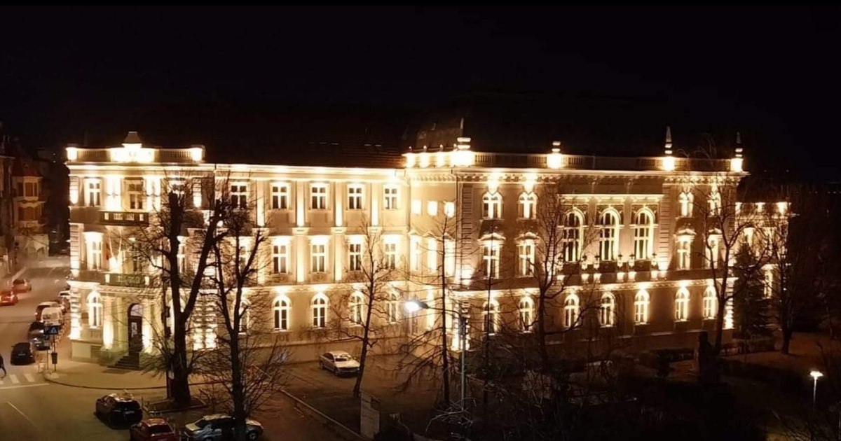 Palat al Justiției din România, iluminat ca la Viena. Edificiul din ...