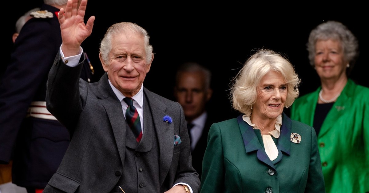 Cum va arăta emblema de încoronare a Regelui Charles. Design inspirat ...