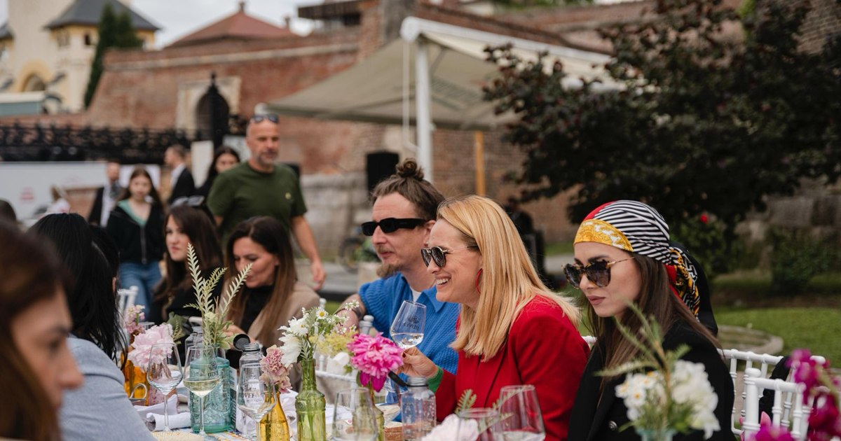 Un nou record mondial se pregătește în România, la Alba Iulia. „Masa care unește” - un preview ...