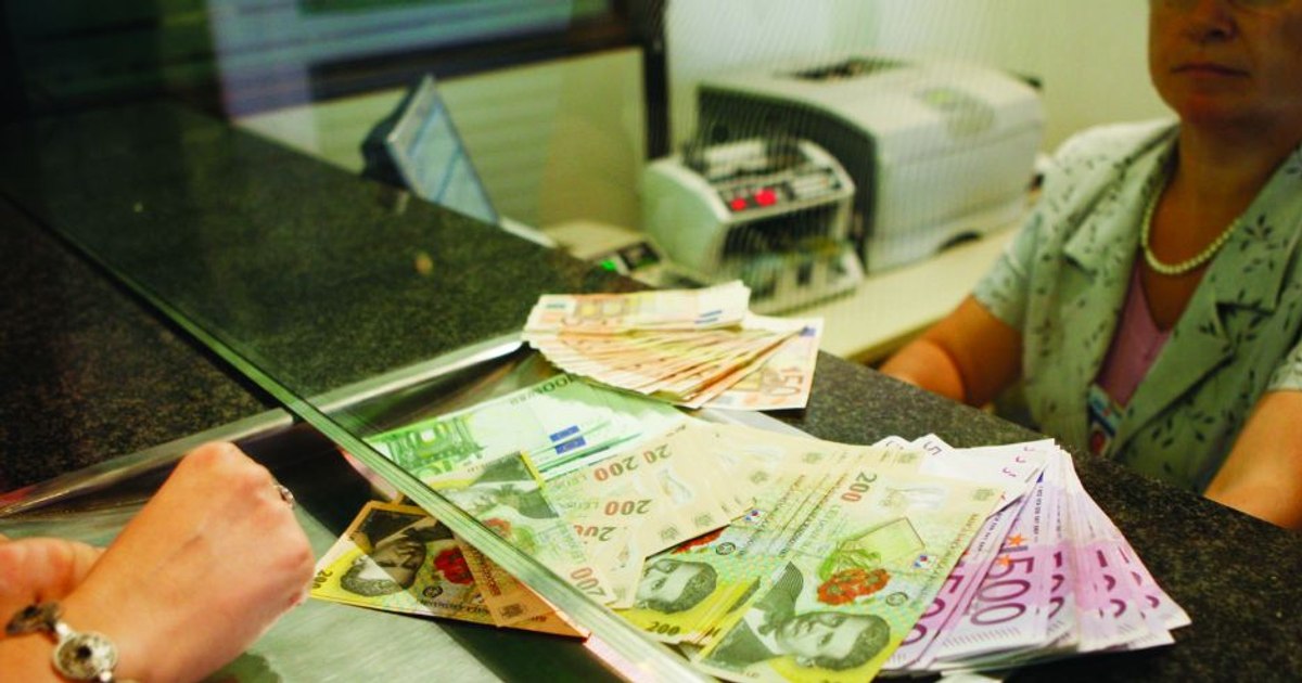 Cursul BNR arată un leu în creştere faţă de dolar şi franc | adevarul.ro