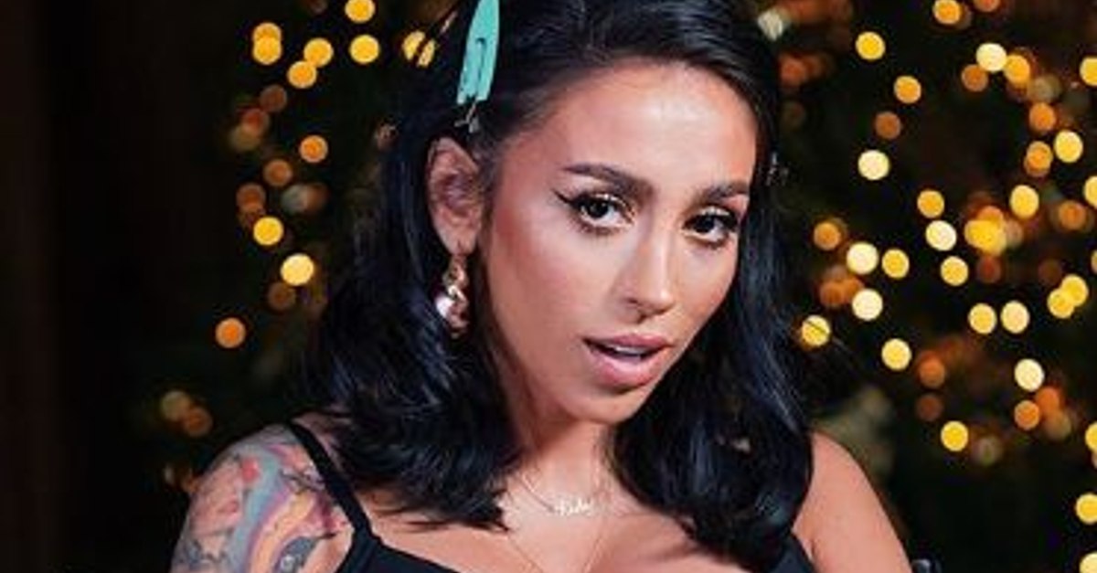 Ruby a încins Internetul cu noul decolteu de infarct