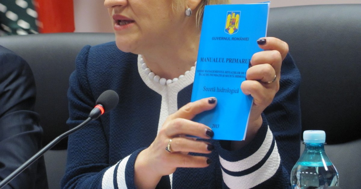 VIDEO Primarii şi prefecţii din România au manuale care le spun ce să ...