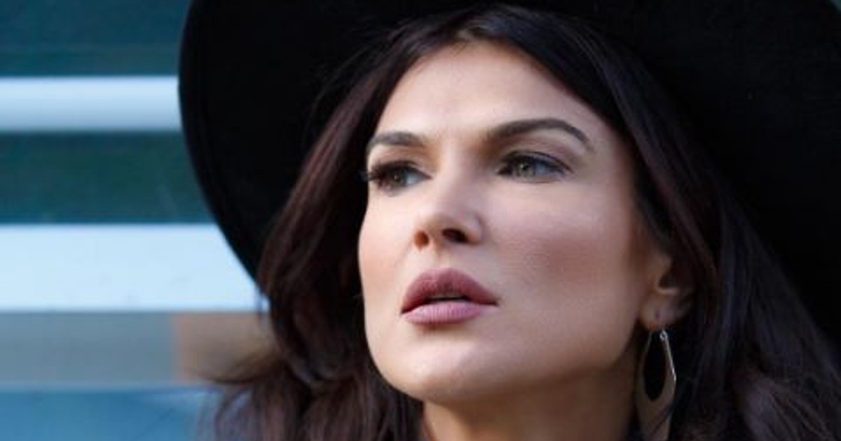 Monica Bîrlădeanu a luat un trofeu BAU de la Iulia Albu. Uite cu ce ...