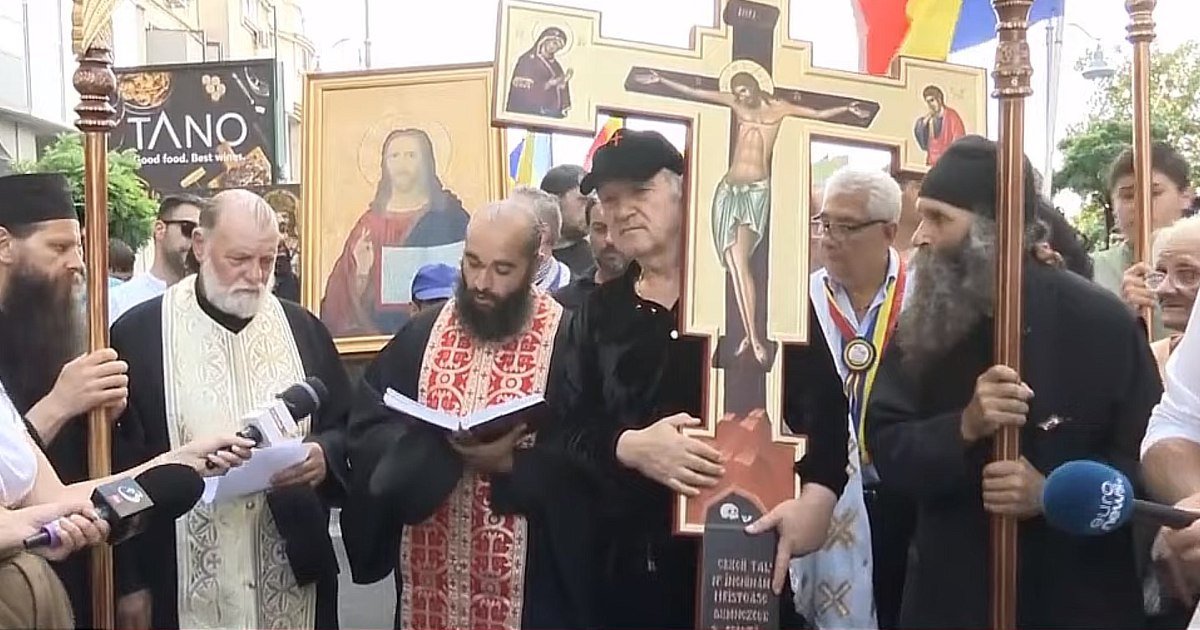 Gigi Becali a ieșit să alunge duhurile rele de pe Calea Victoriei, după ...