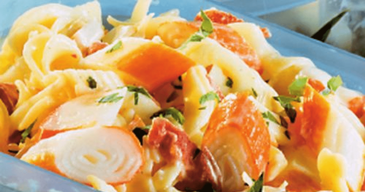 Salată de paste cu surimi