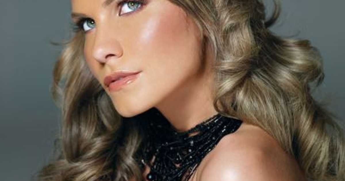 Brăila: Ana Lesko cântă la Promenada Mall | adevarul.ro