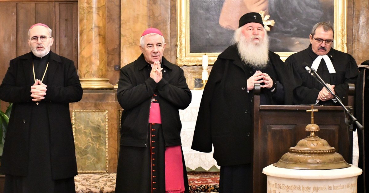 Ecumenism ca în Banat. Un preot ortodox, unul romano-catolic, unul ...