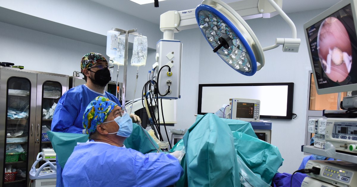 Conf. dr. Marcian Manu, urolog: „Un diagnostic precoce de adenom de ...