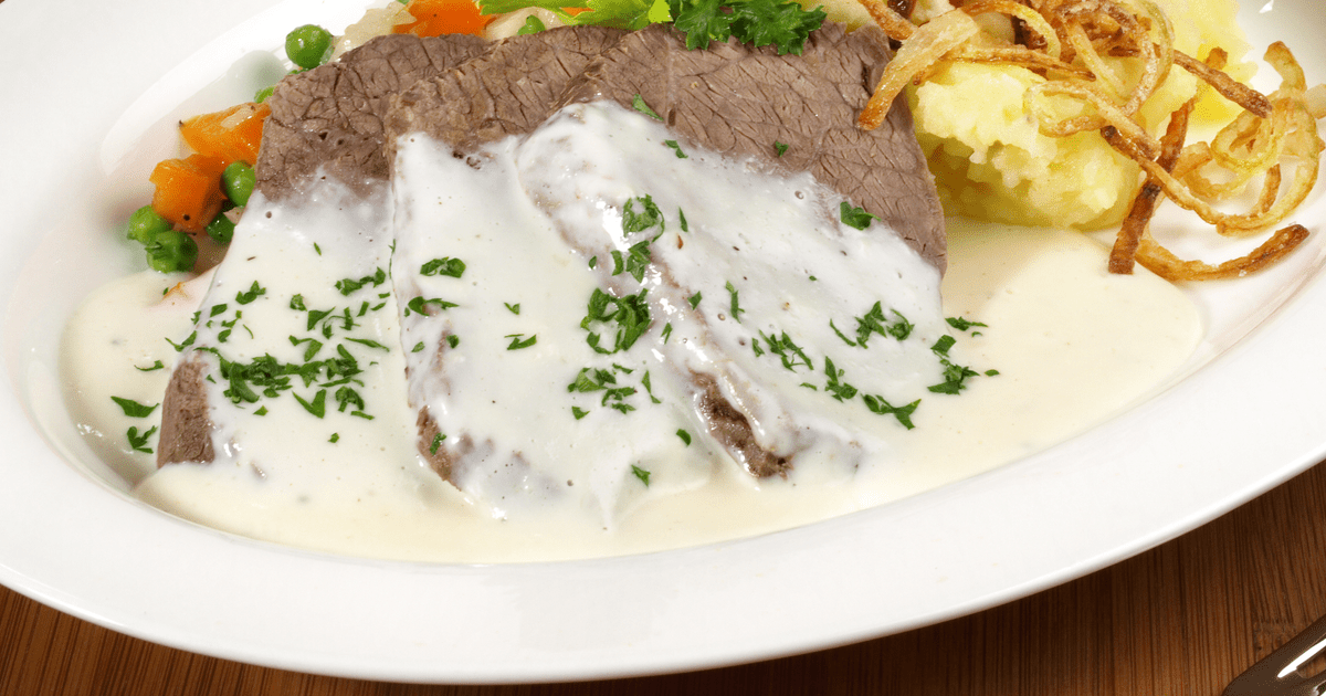 Carne de vită cu sos de hrean