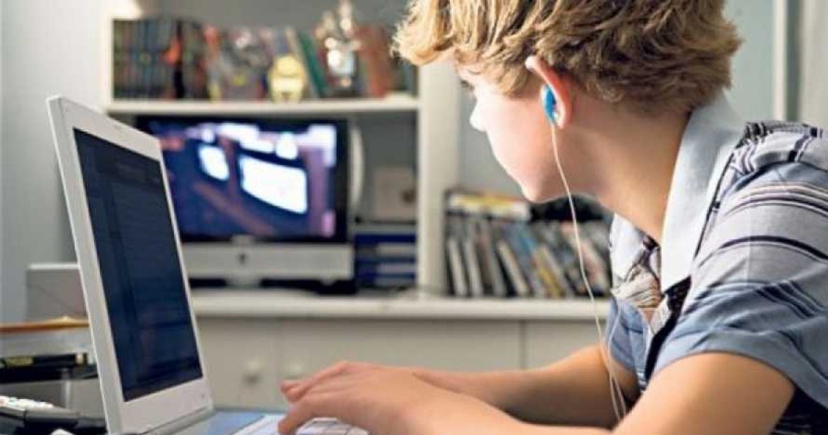 Top 8 pericole care pândesc pe internet. Cum apare cyber-bullying-ul ...