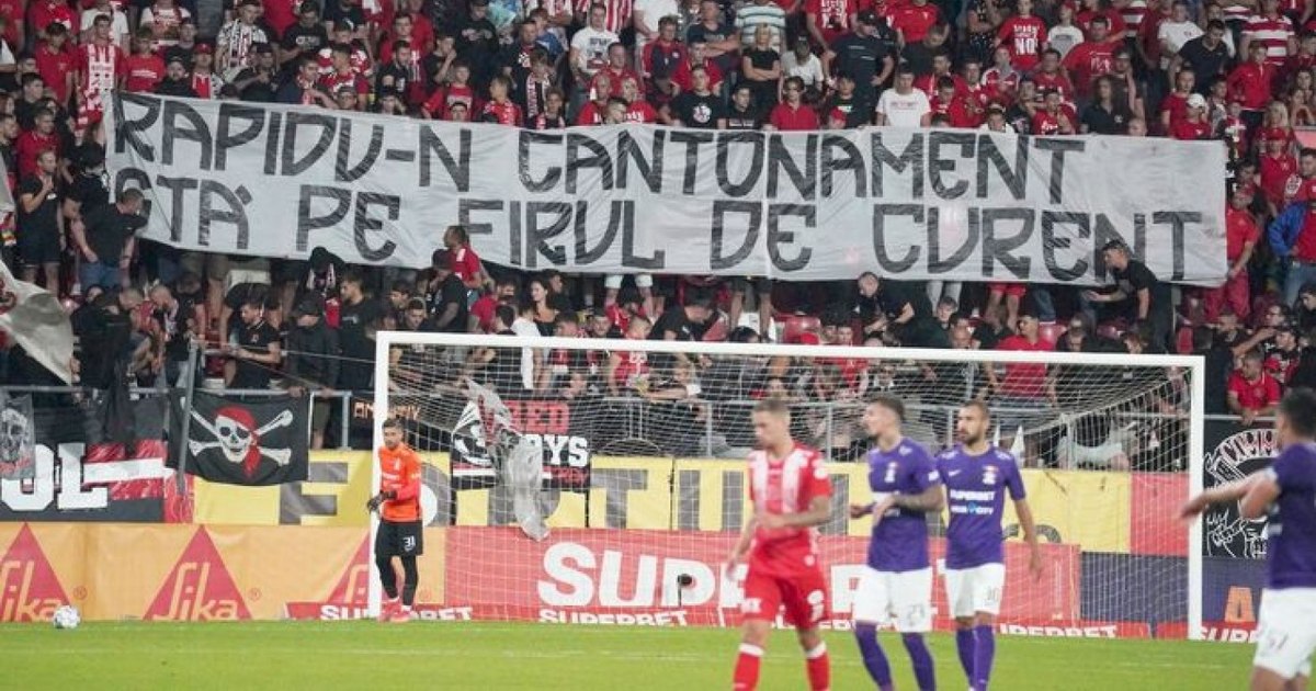 Bannere rasiste în serie la UTA - Rapid, remiză 2-2. UTA riscă să joace ...