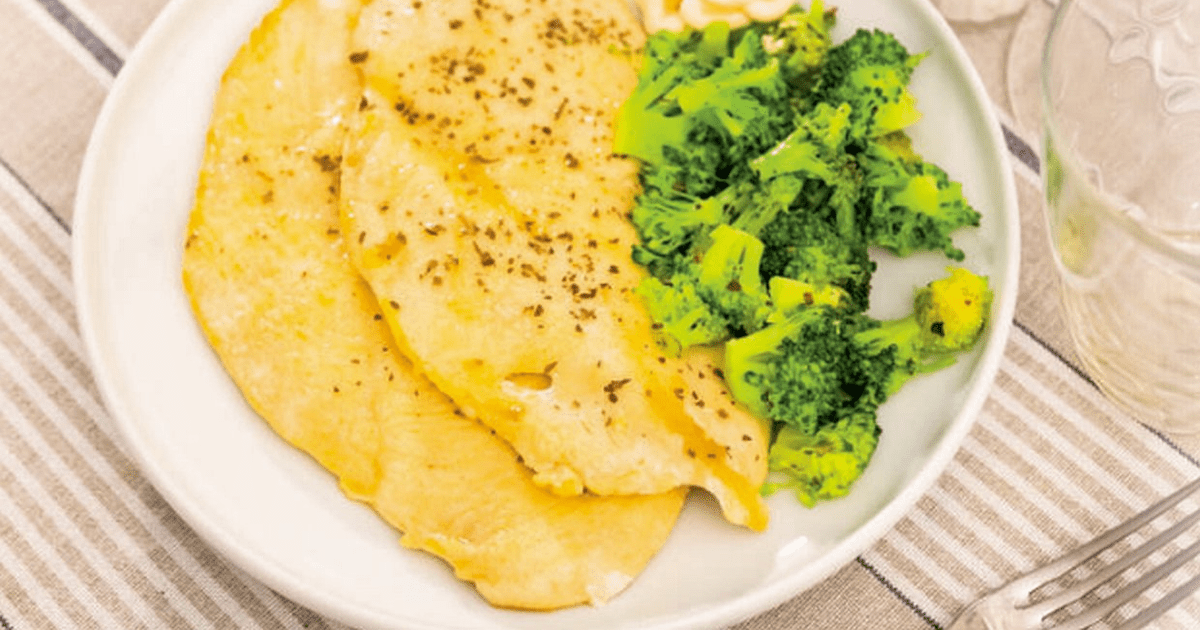 Piept de pui înăbușit cu broccoli