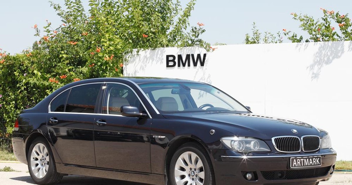 PREMIERĂ Maşini de colecţie, scoase la licitaţie: BMW-ul Regelui Mihai ...