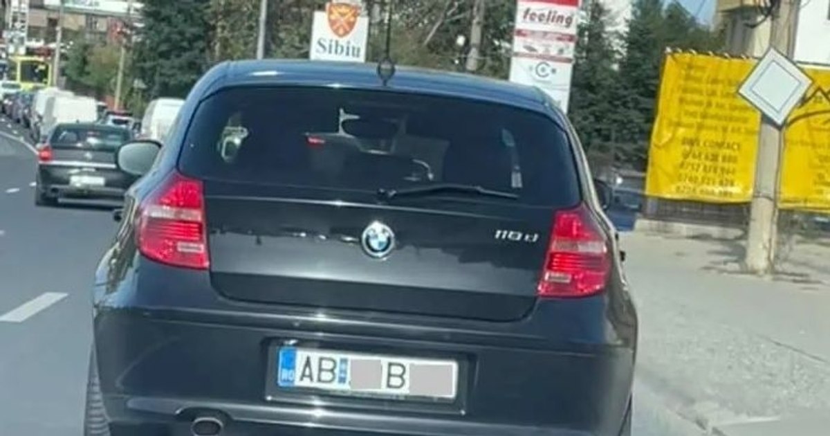 Șmecher cu BMW, cu plăcuțe de înmatriculare modificate, surprins în ...