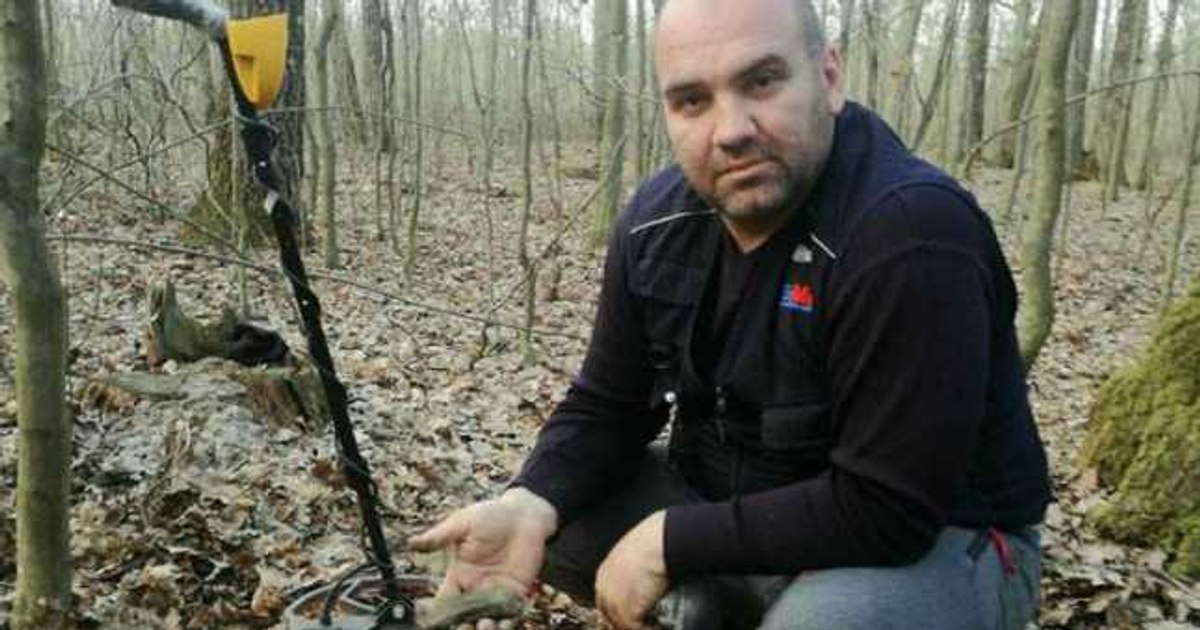 Românul care a găsit în Băicoi un topor celt vechi de 3.500 de ani. „Am ...