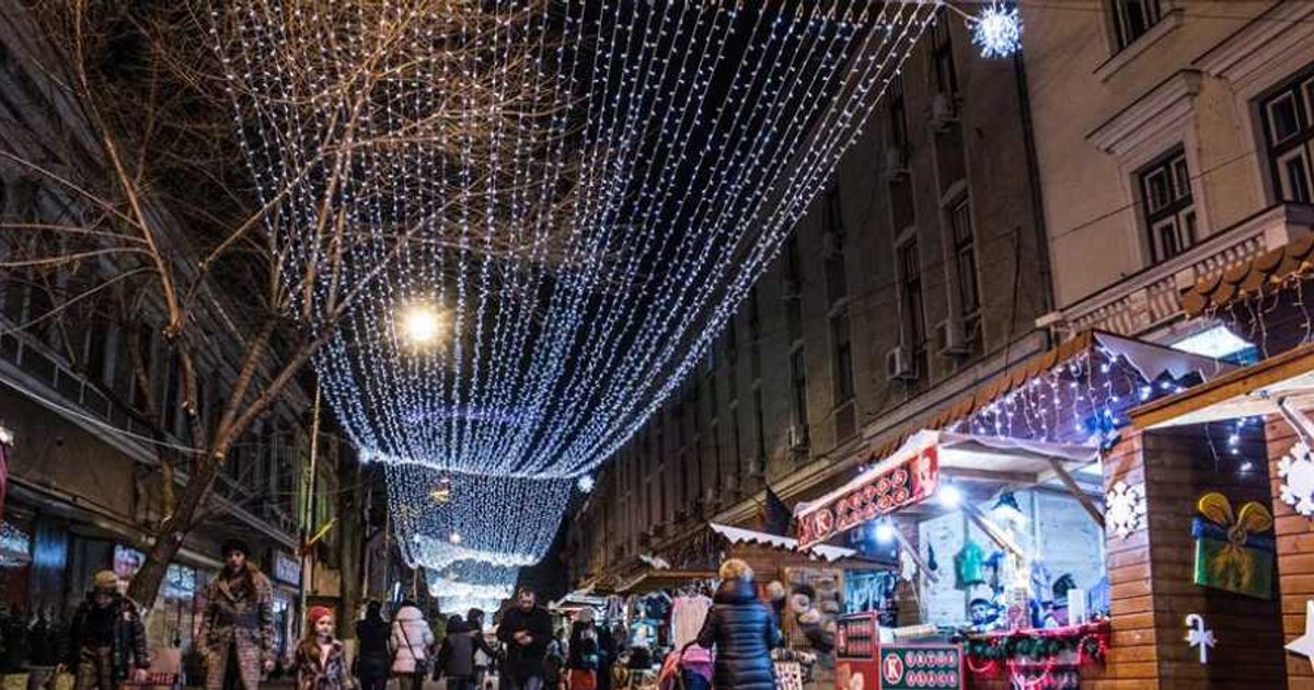 FOTO Deva în imagini de poveste. Cum a fost împodobit oraşul de ...