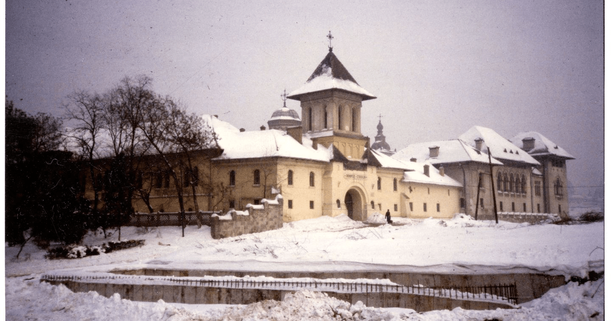 Complexul Mihai Vodă și construirea stației de metrou Izvor