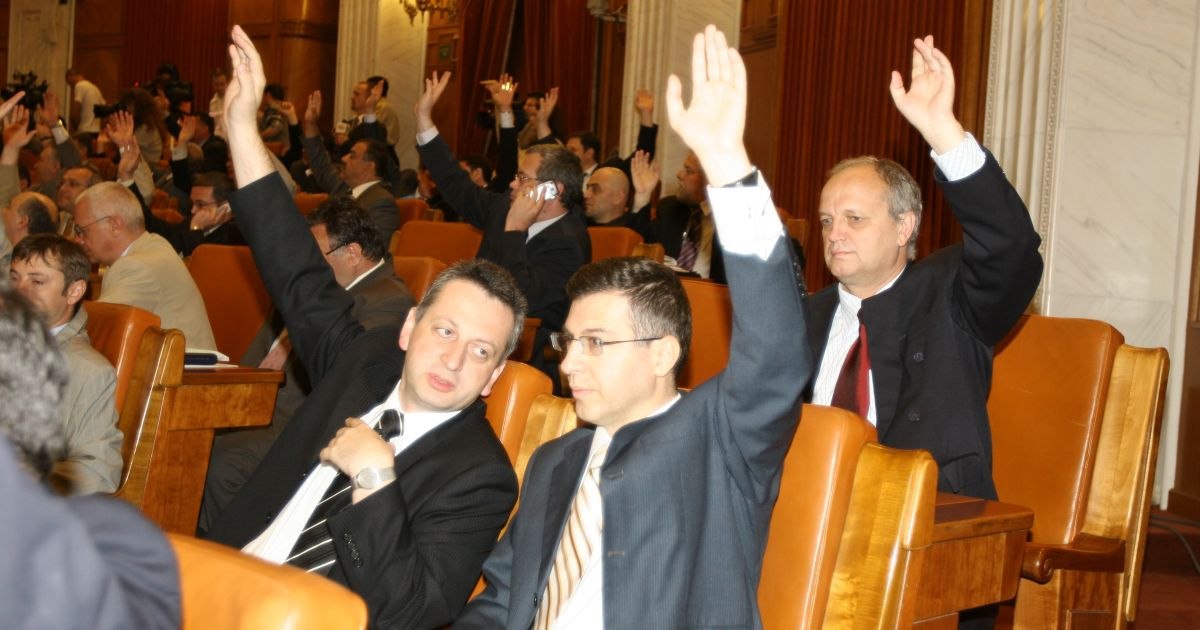 Relu Fenechiu, cel mai costisitor deputat. Parlamentarul ieşean ...