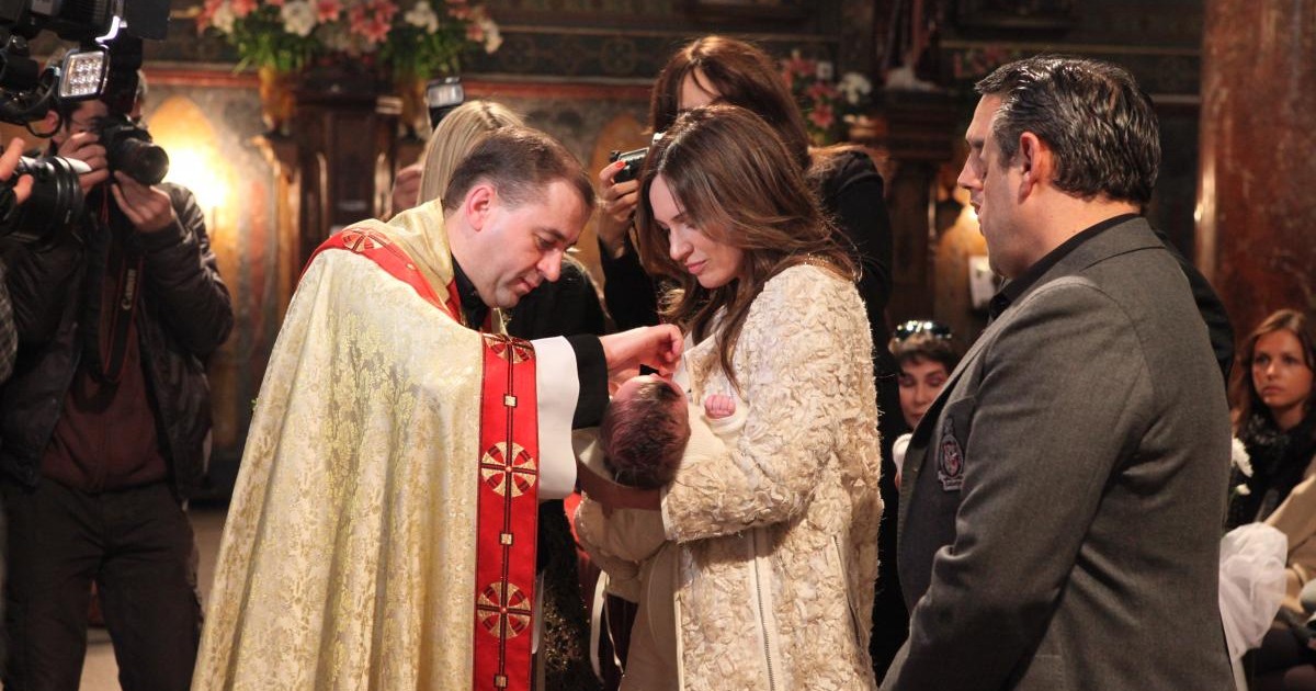 Maria Marinescu şi-a botezat băieţelul