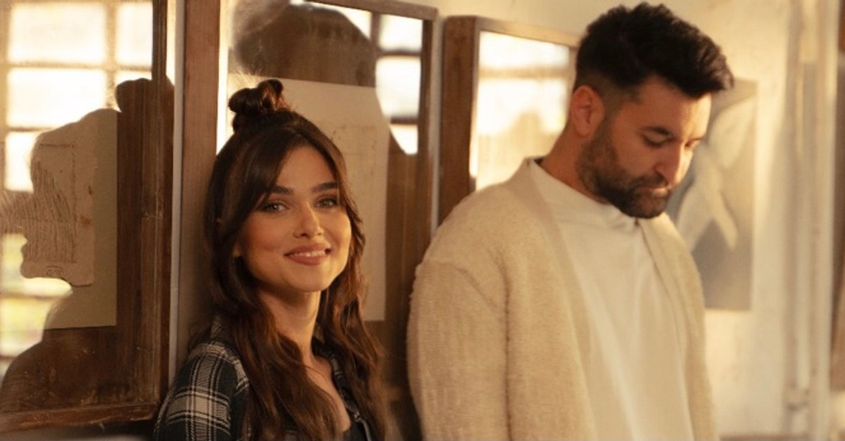 Smiley, partenerul de vals al lui Theo Rose în „Ultimul dans”, o piesă a îndrăgostiților de ...