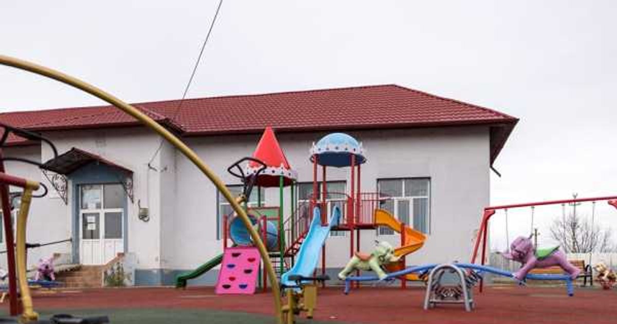Parc pentru copii, în valoare de 302.000 lei, construit în comuna Dridu ...