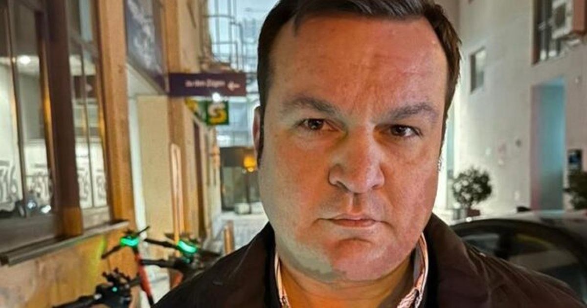 „Ești un prost, un nesimțit, se vede după culoarea pe care o ai ...