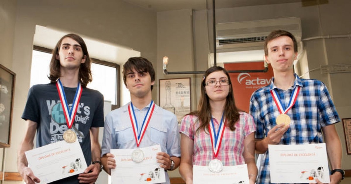 Ne pleacă olimpicii la Chimie. Medaliatul cu aur a fost deja admis la ...