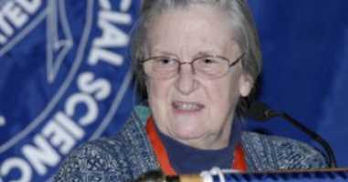 Elinor Ostrom, prima femeie care a luat Nobelul pentru economie ...