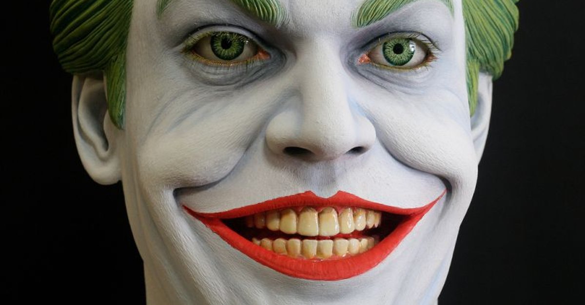 FOTO Meg Ryan s-a desfigurat singură, cu botox. Seamănă cu Joker, din ...