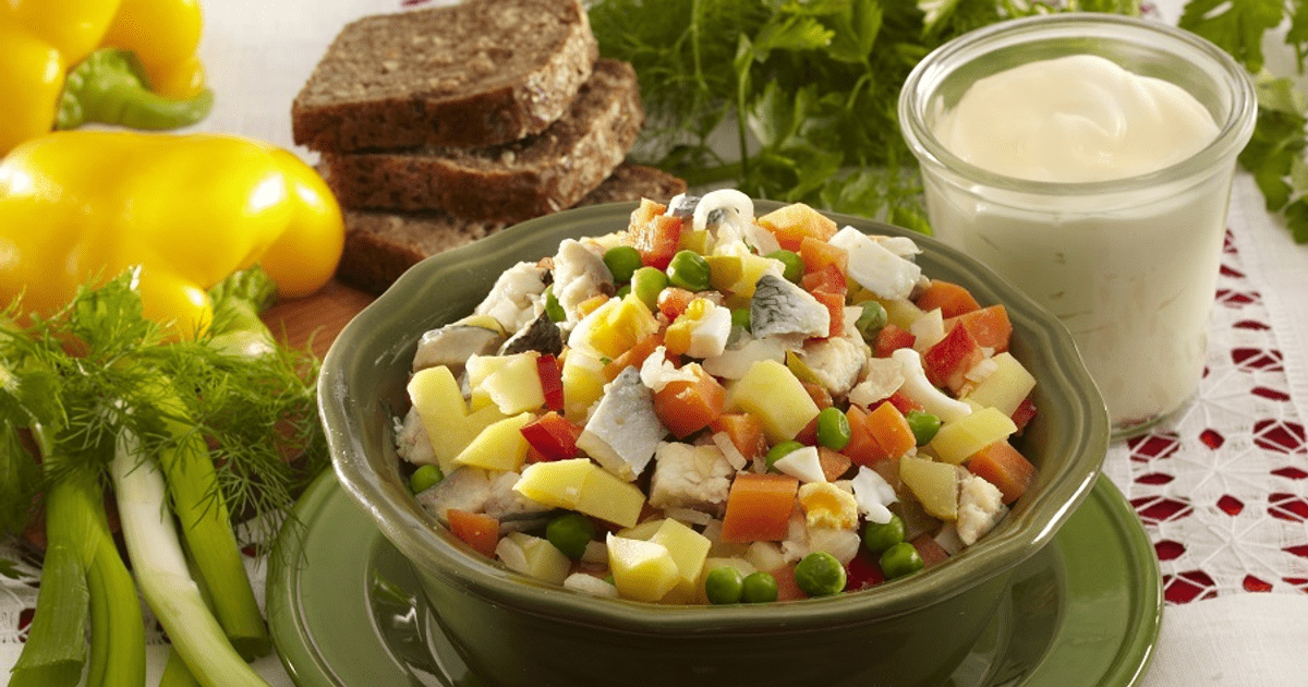 Salată de legume cu stavrid