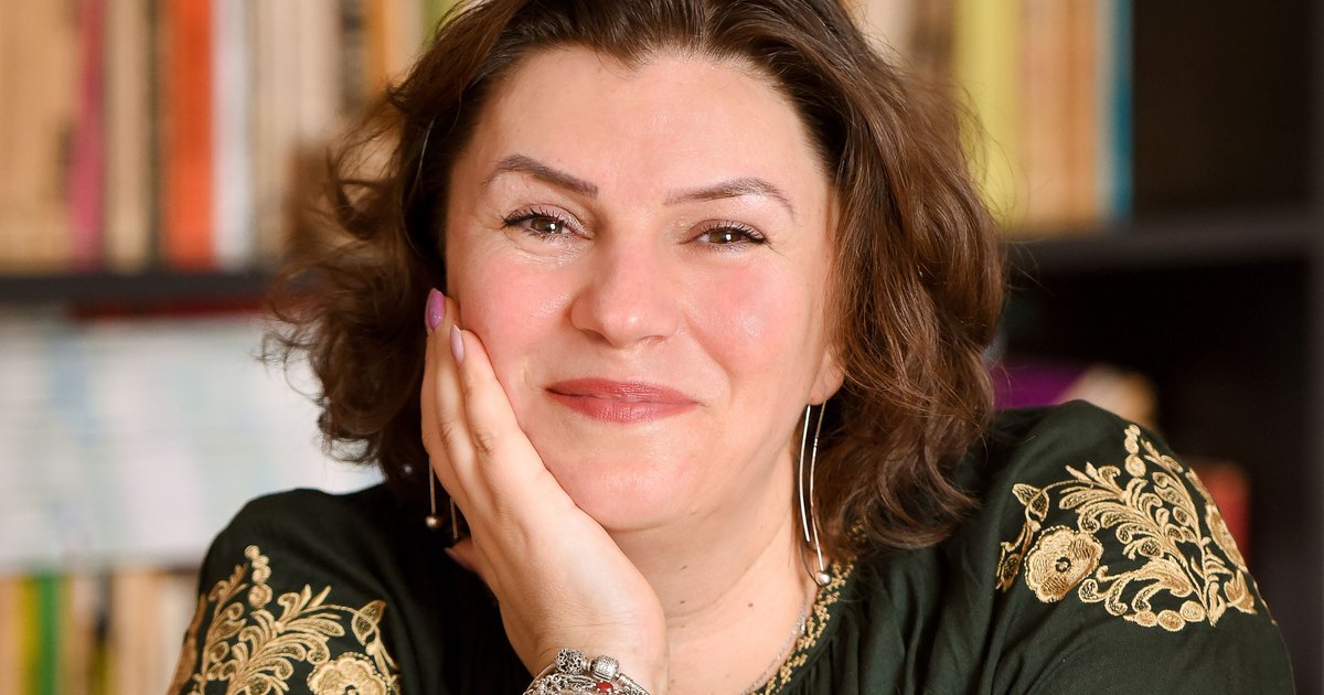 „Prințesă la Palat, primesc audiențe“. Laura Felea este profesoară de ...