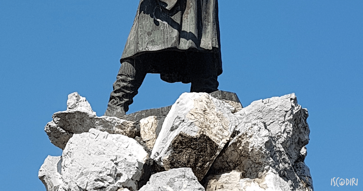 Secretele celei mai vechi statui a lui Tudor Vladimirescu din România