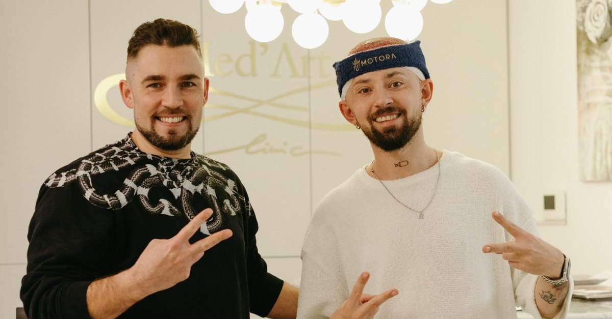 Cucu de la „Noaptea Târziu” şi-a făcut implant de păr, la Cluj: „Culiţă ...