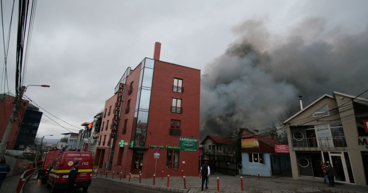 VIDEO Clubul Janis Stuf a ars din temelii (GALERIE FOTO) | adevarul.ro