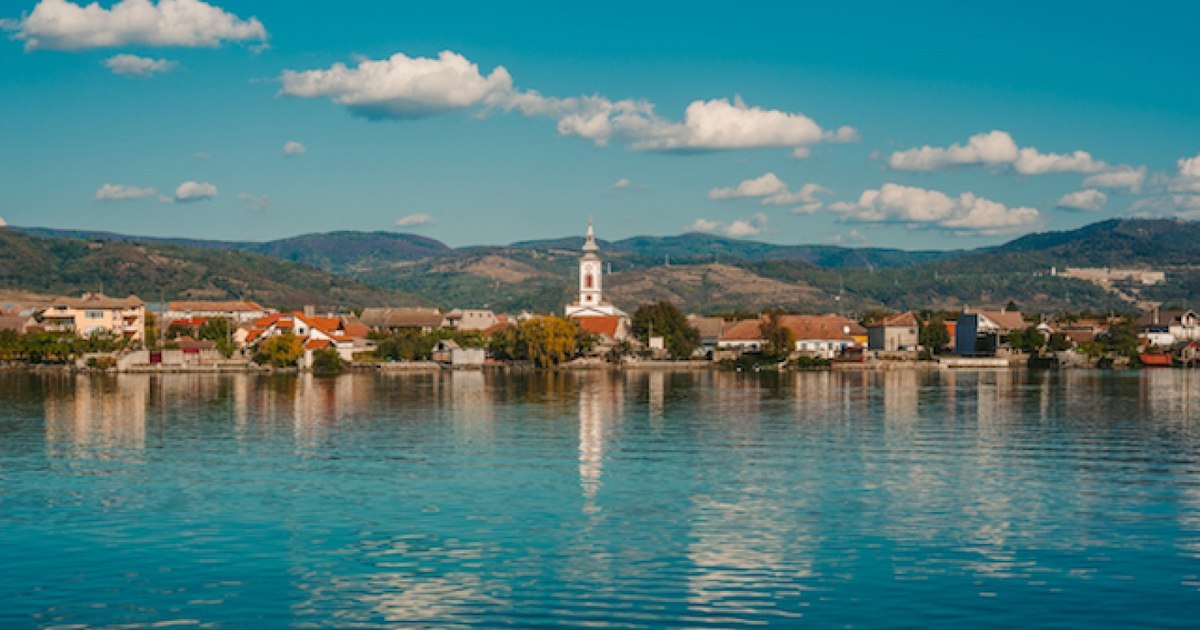 Debitul Dunării la intrarea în ţară va fi de aproape 2,5 ori mai mic ...