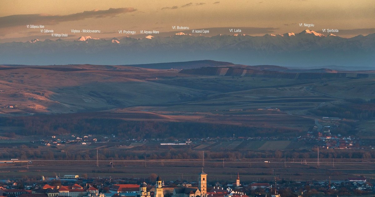 Cele mai înalte vârfuri din Carpați, fotografiate de la peste 100 de ...
