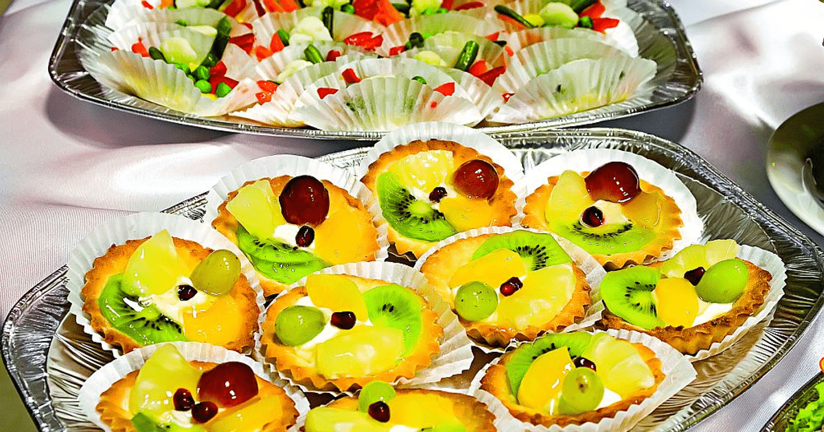 Minitarte cu fructe şi vanilie