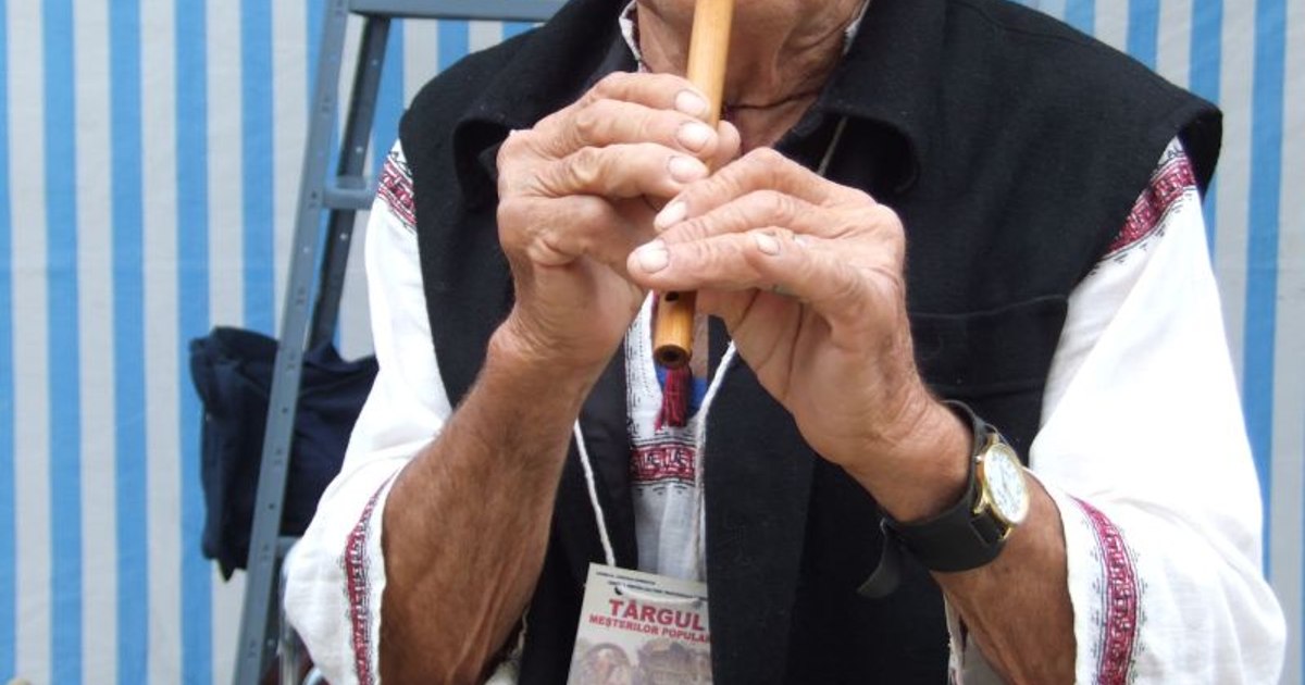 Târgovişte: Radu Vasile cântă la fluier de 75 de ani | adevarul.ro