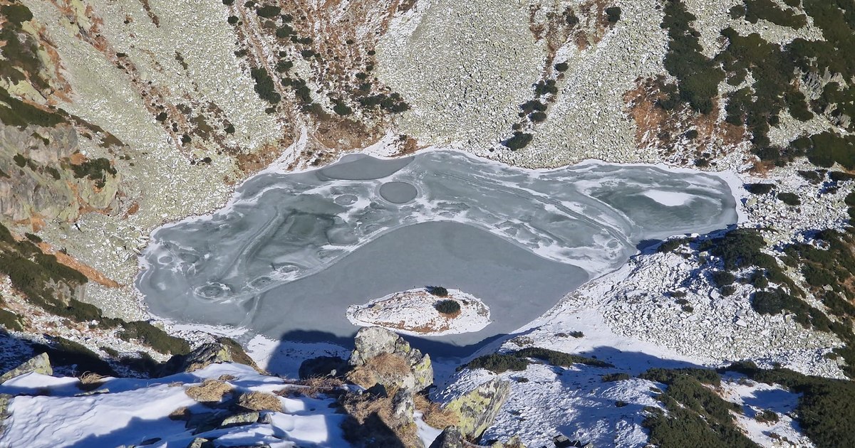 Cel mai frumos lac glaciar din Retezat a înghețat. Imagini ...