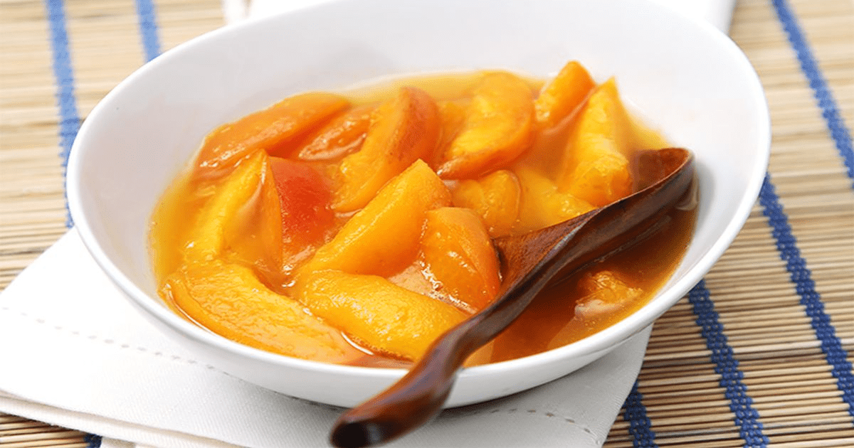 Reţeta clasică de compot de caise întregi