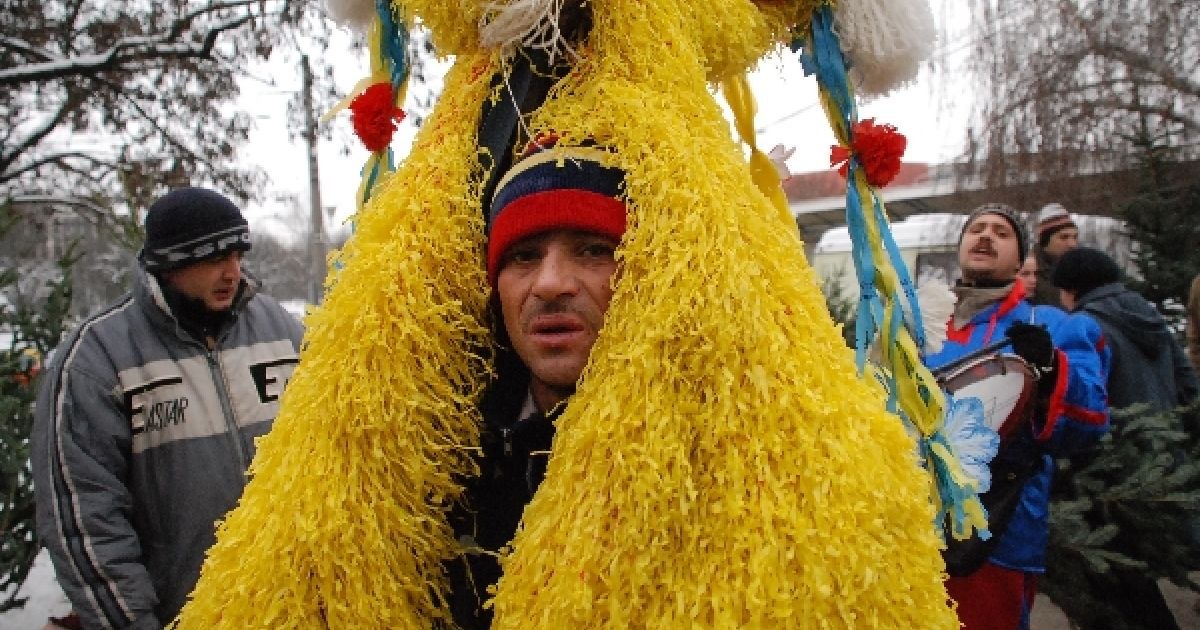 Colindatul cu Turca, un obicei străvechi practicat în satele bihorene ...