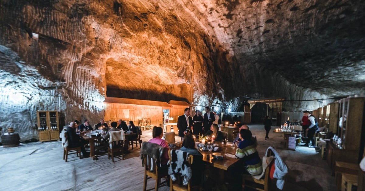 Salina Praid este închisă turiștilor din cauza infiltrațiilor ...