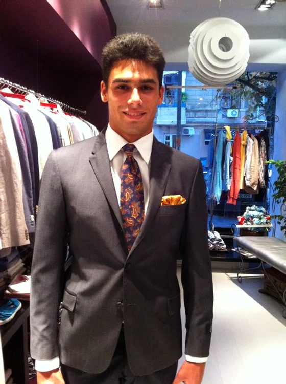 Adina Buzatu a pus ochii pe un tinerel de 18 ani! FOTO