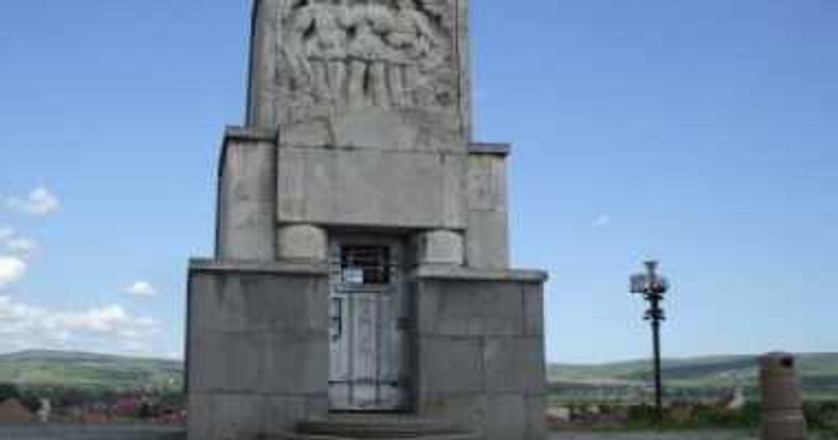 Alba Iulia: Monumente istorice ridicate în memoria martirilor români ...