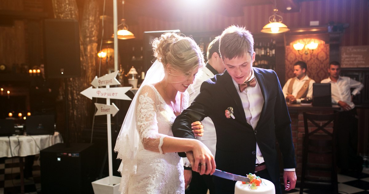 Plicul cu bani de nuntă, între tradiție și tensiuni. Povestea ...