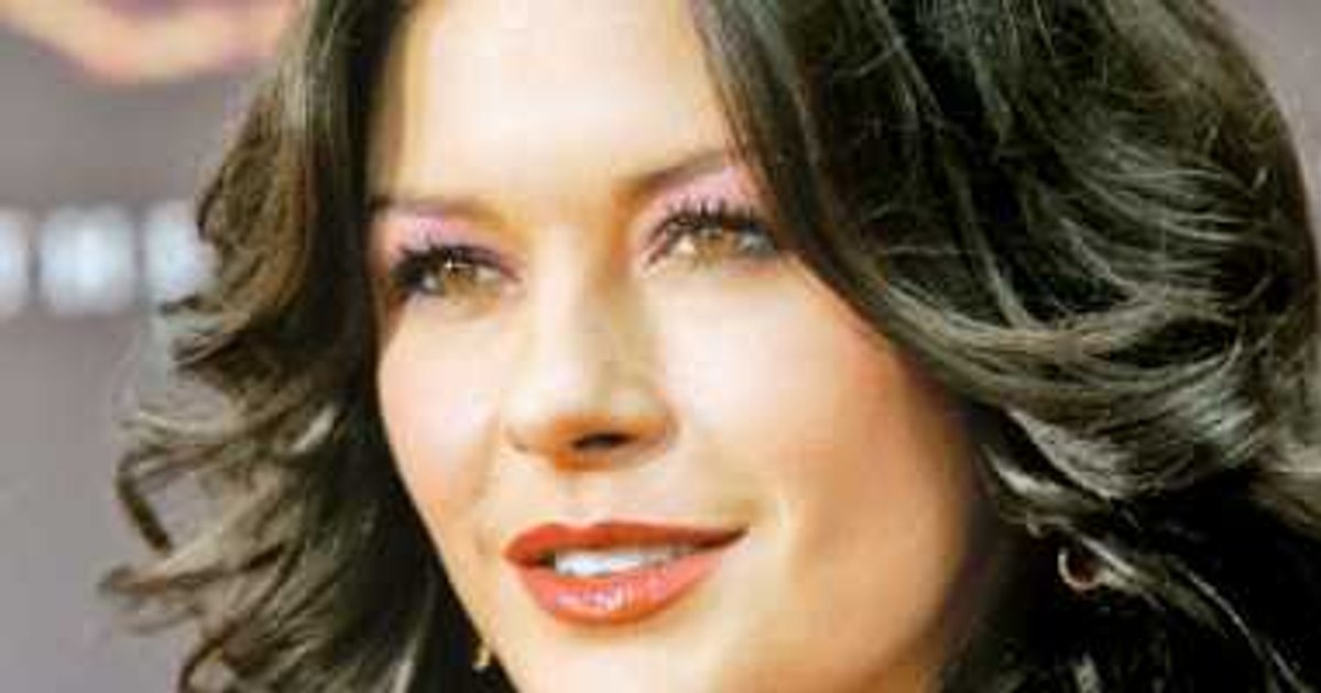 Zeta-Jones, cel mai prost îmbrăcată | adevarul.ro