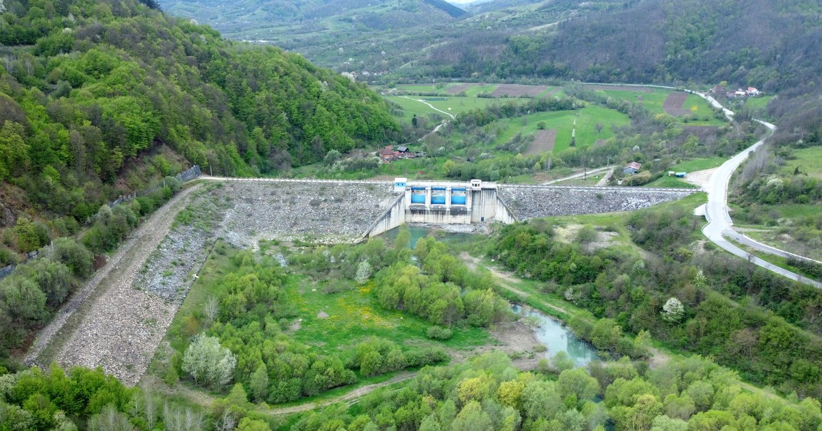 Mare baraj din România construit în patru decenii. Cum munceau oamenii ...