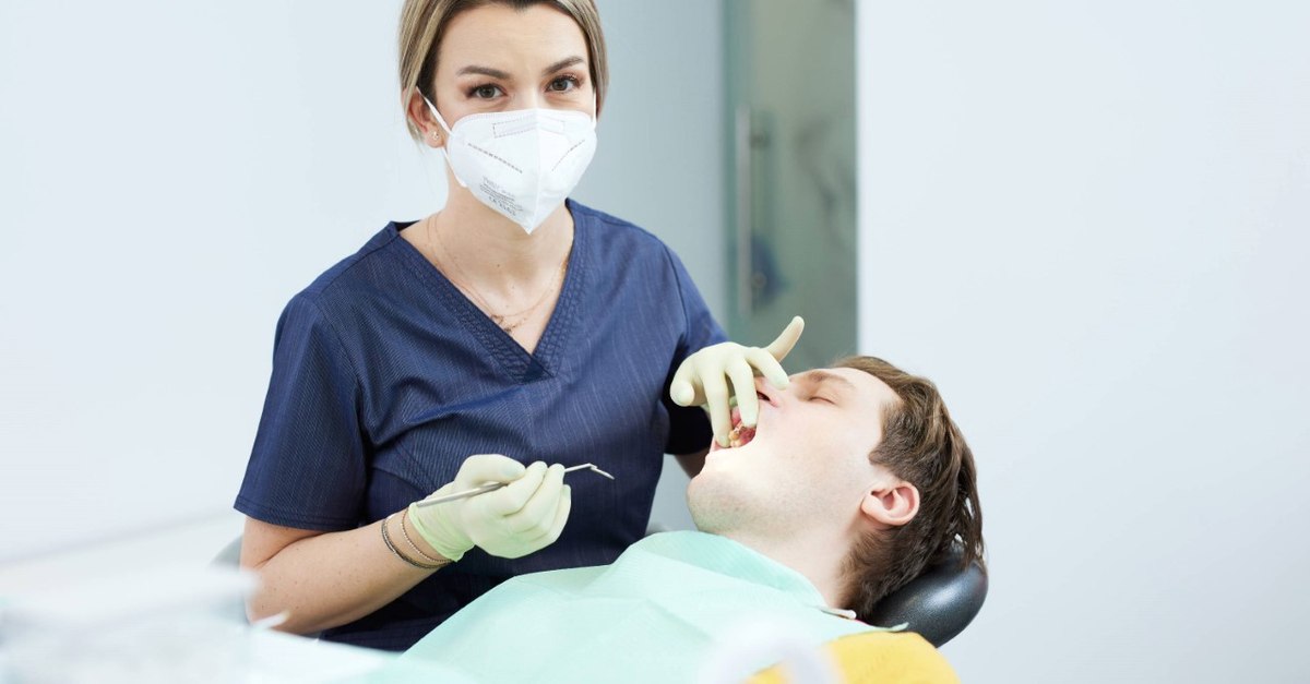 Totul despre detartaj. Ce pățesc dinții dacă nu-i cureți de placa ...