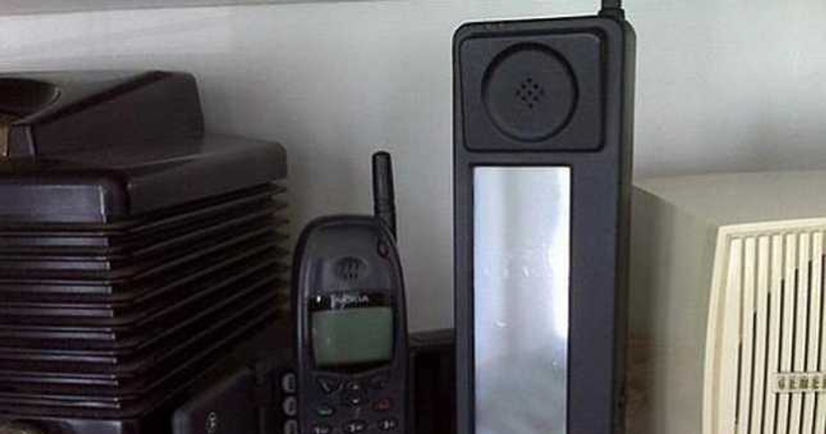 Se împlinesc 20 de ani de la primul smartphone - IBM Simon. 10 ...