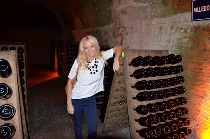 Laura Cosoi a vizitat cramele Mumm din Franţa - FOTO